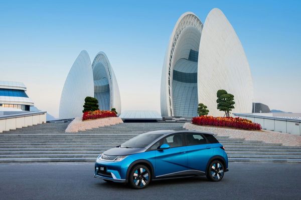First Look: The BYD EA1 (Dolphin) Is A Funky All-Electric City Car ...